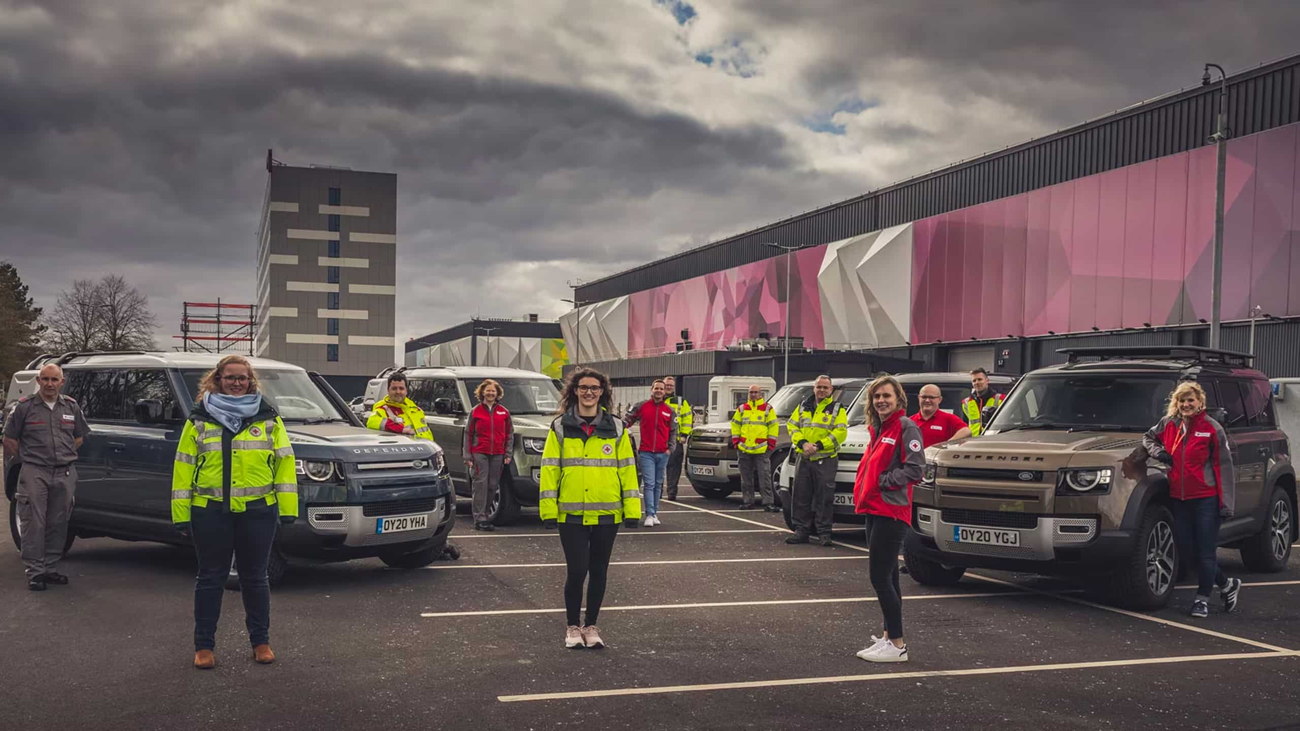 Defender | 4x4 Vehicles | Embrace the Impossible