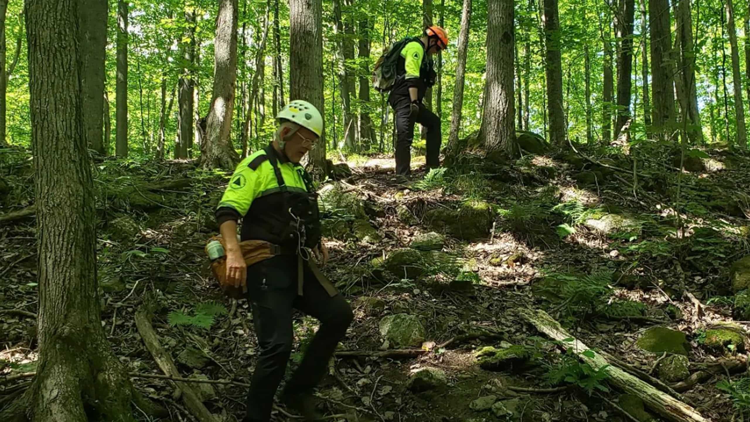 Search & Rescue | Defender Service Awards | Land Rover USA