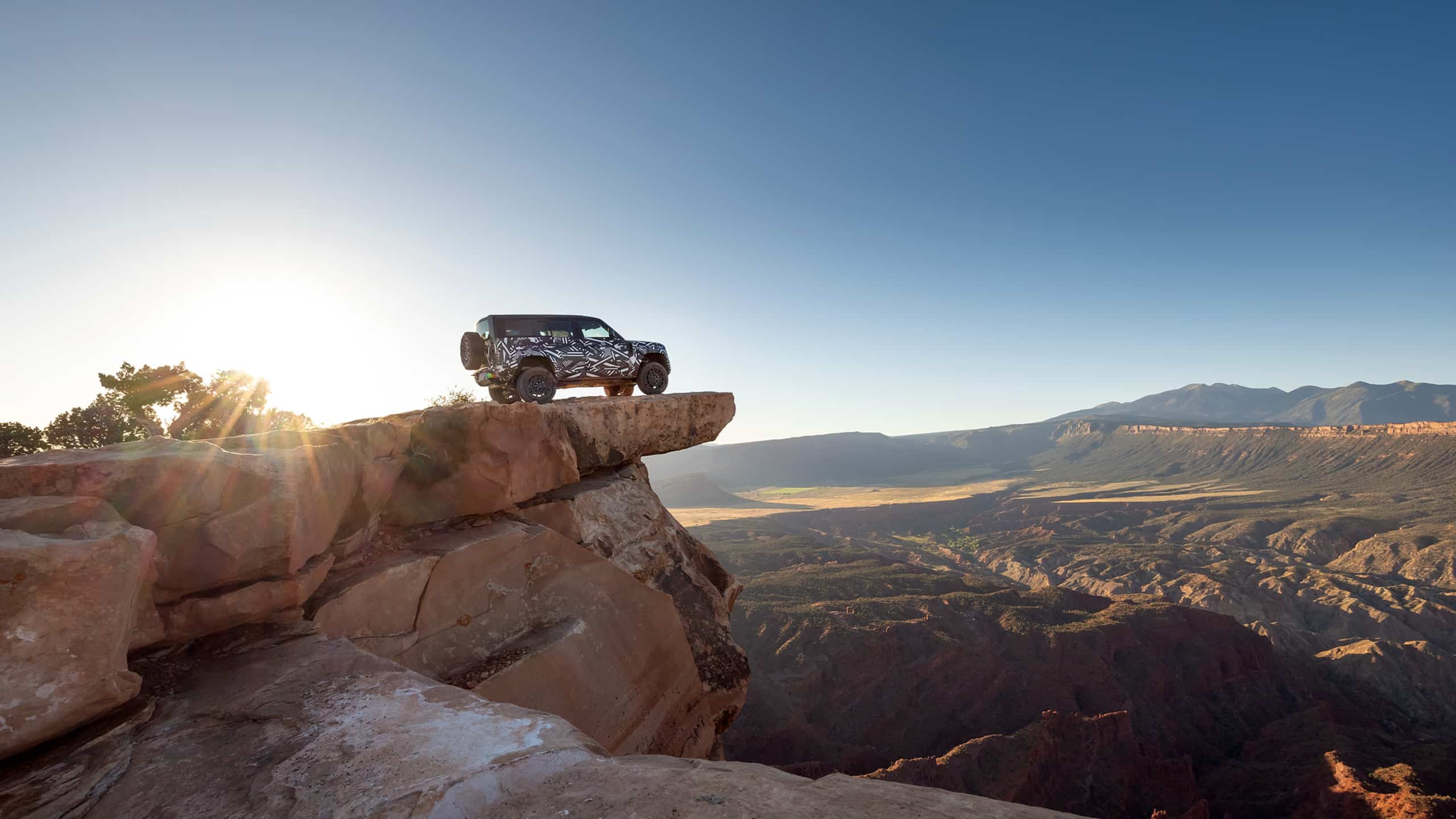 New Defender OCTA | The Ultimate AWD V8 SUV | Defender